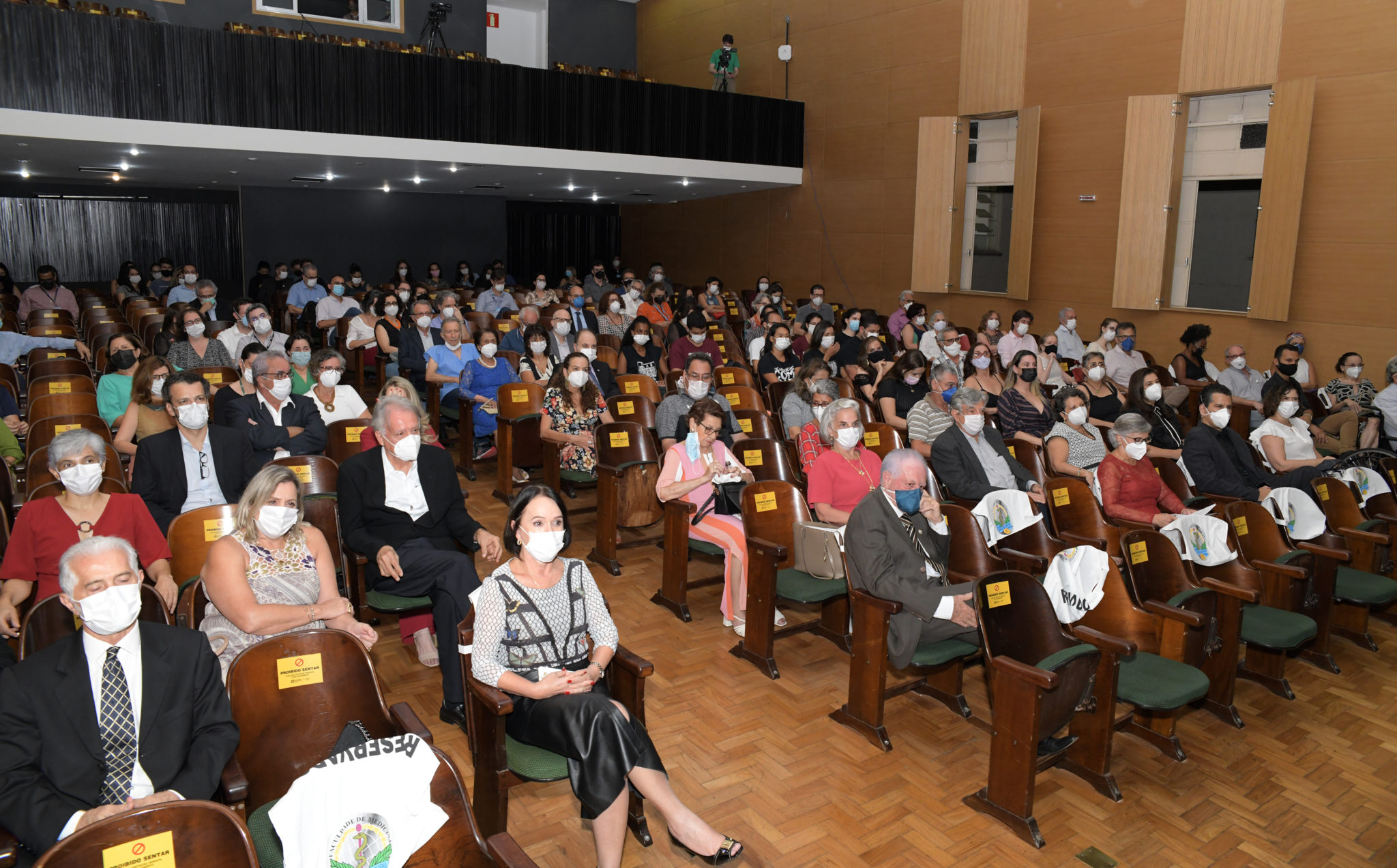 Professoras Alamanda Kfoury e Cristina Alvim tomam posse como diretora ...