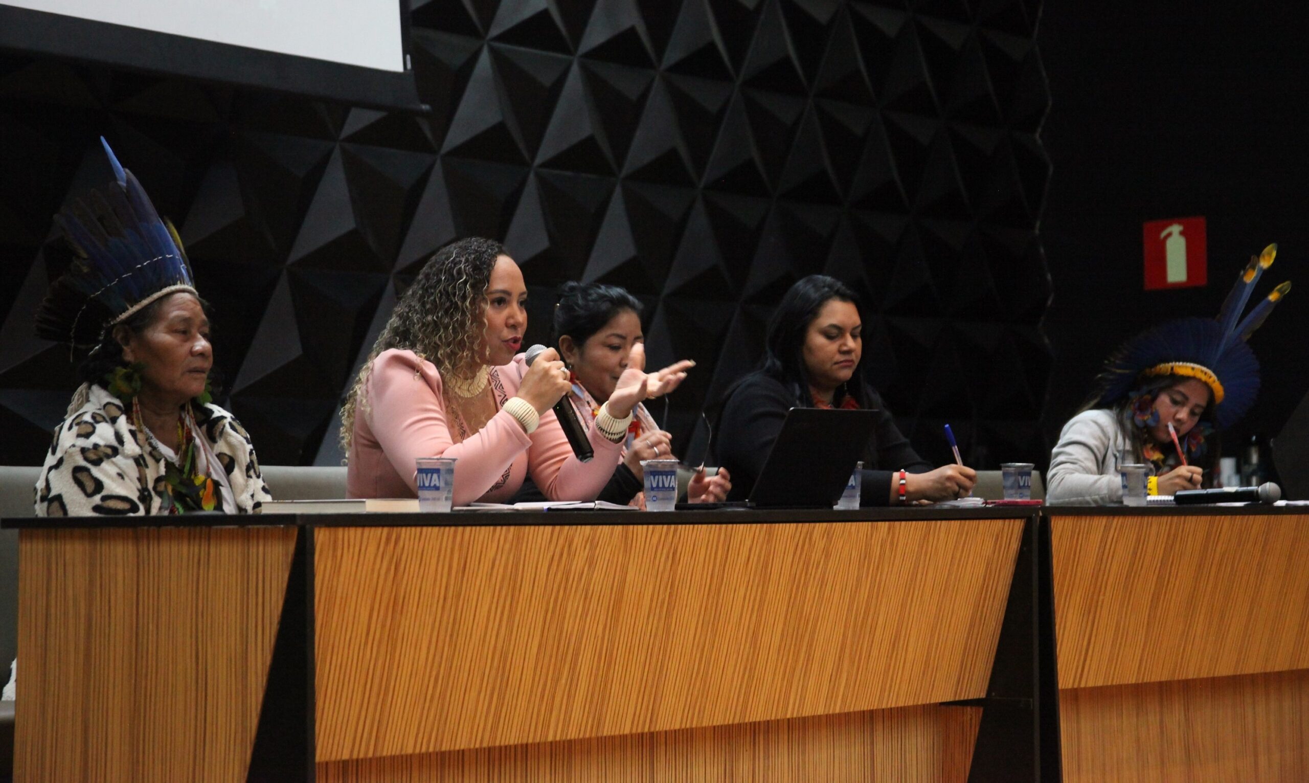 Roda de conversa discute importância da especialização em saúde dos ...
